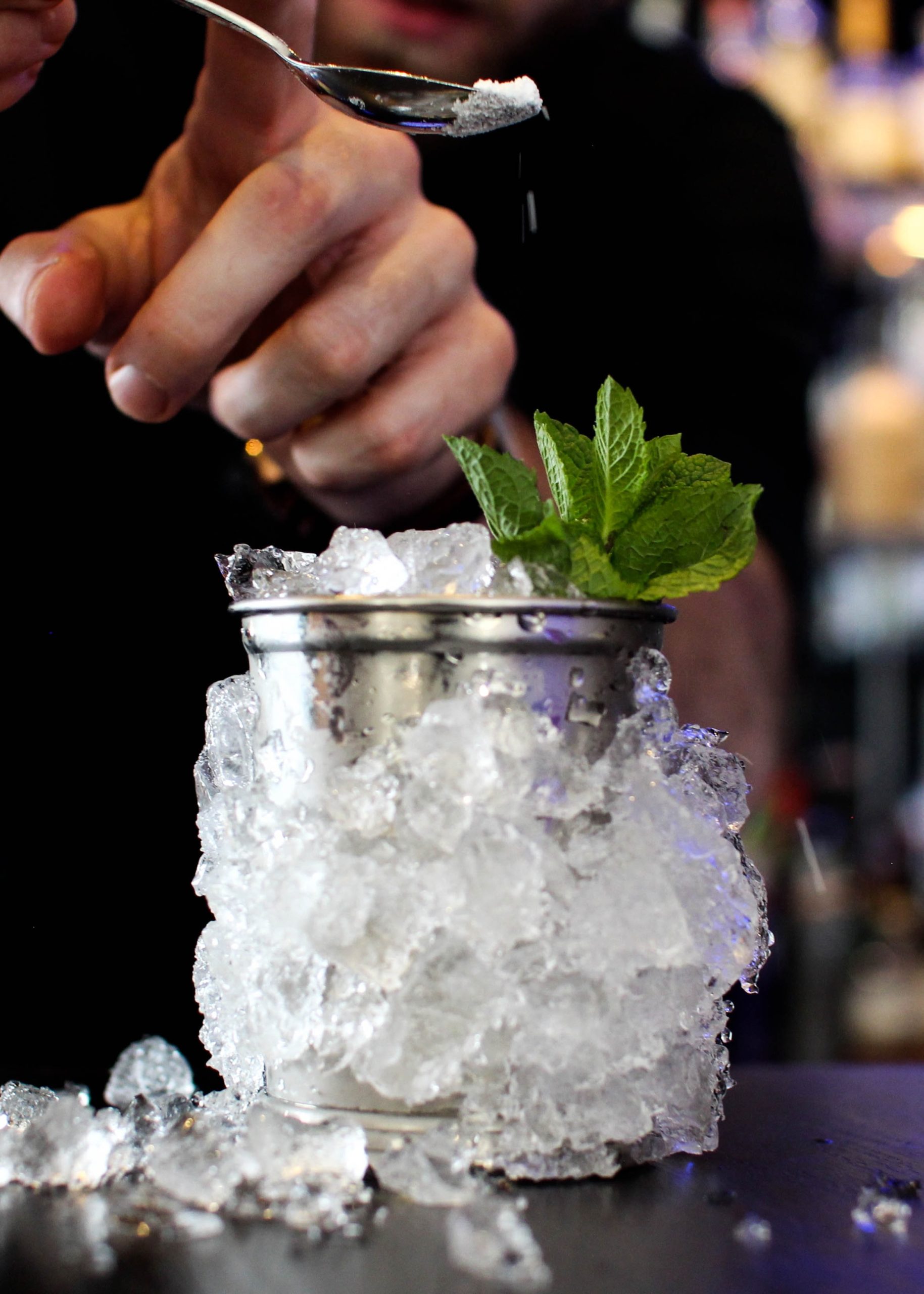 ย้อนตำนาน Mint Julep เครื่องดื่มสุดคลาสสิกบนสนามม้าแข่ง Kentucky Derby – KiNdconnext