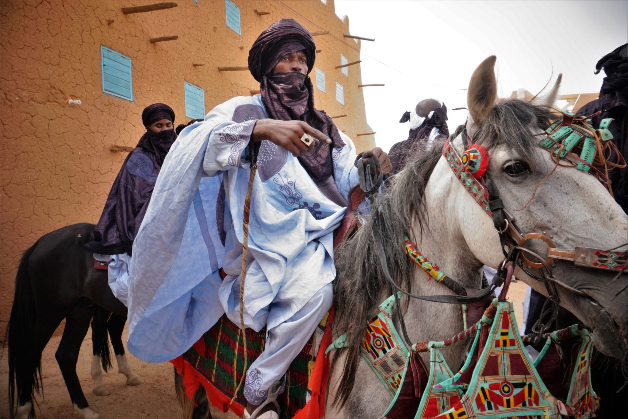 The Blue Men of the Sahara: เสรีชนในผ้าคลุมสีคราม แห่งทะเลทรายซาฮารา ...